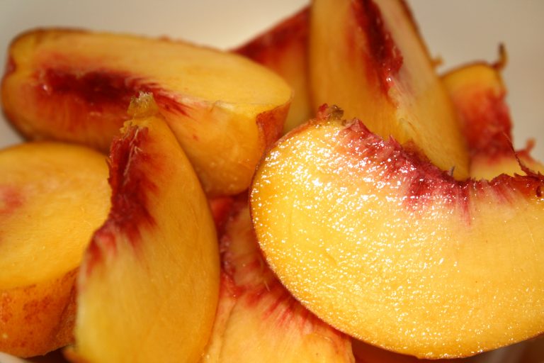 Fresh Peach Slices – Photos Public Domain